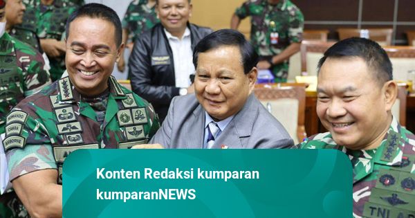 Foto: Prabowo Duduk di Antara Andika Perkasa dan Dudung saat RDP di DPR | kumparan.com
